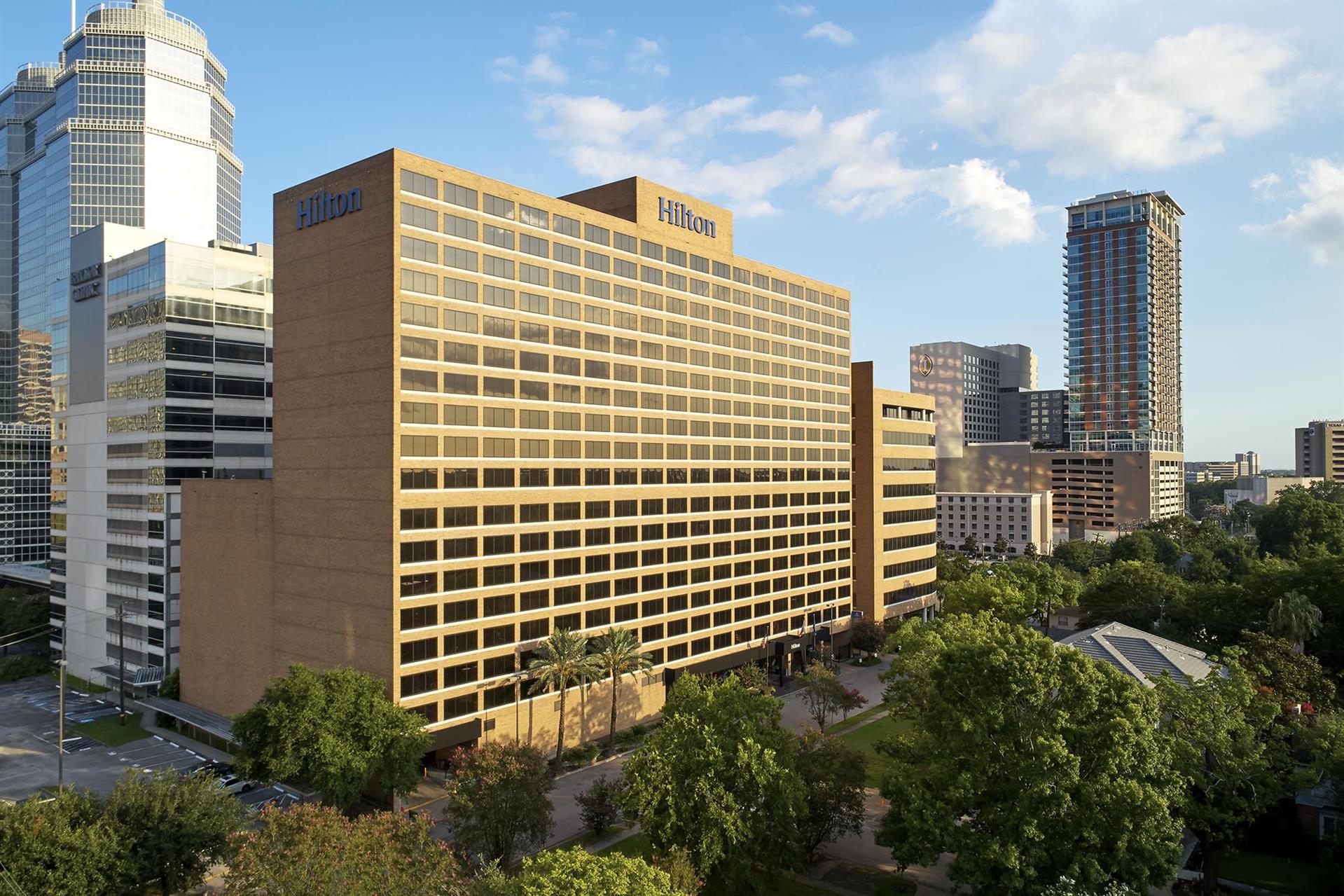 Hilton Houston Plaza/Medical Center | PlanaMeeting.ai